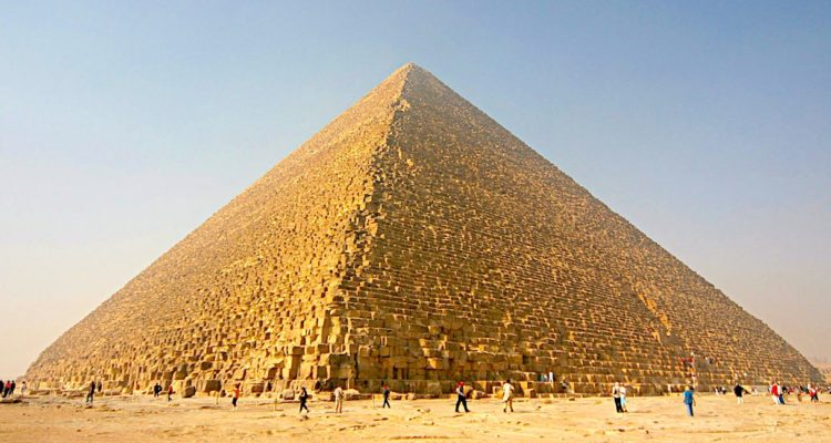 Pyramide de Khéops : elle concentre de l'énergie électromagnétique dans ...