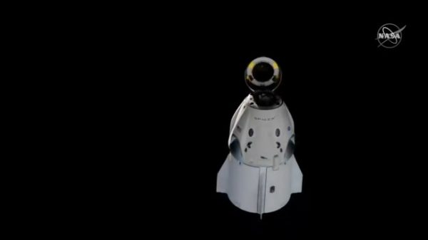 La Capsule Crew Dragon De Spacex Revient Avec Succès Sur Terre