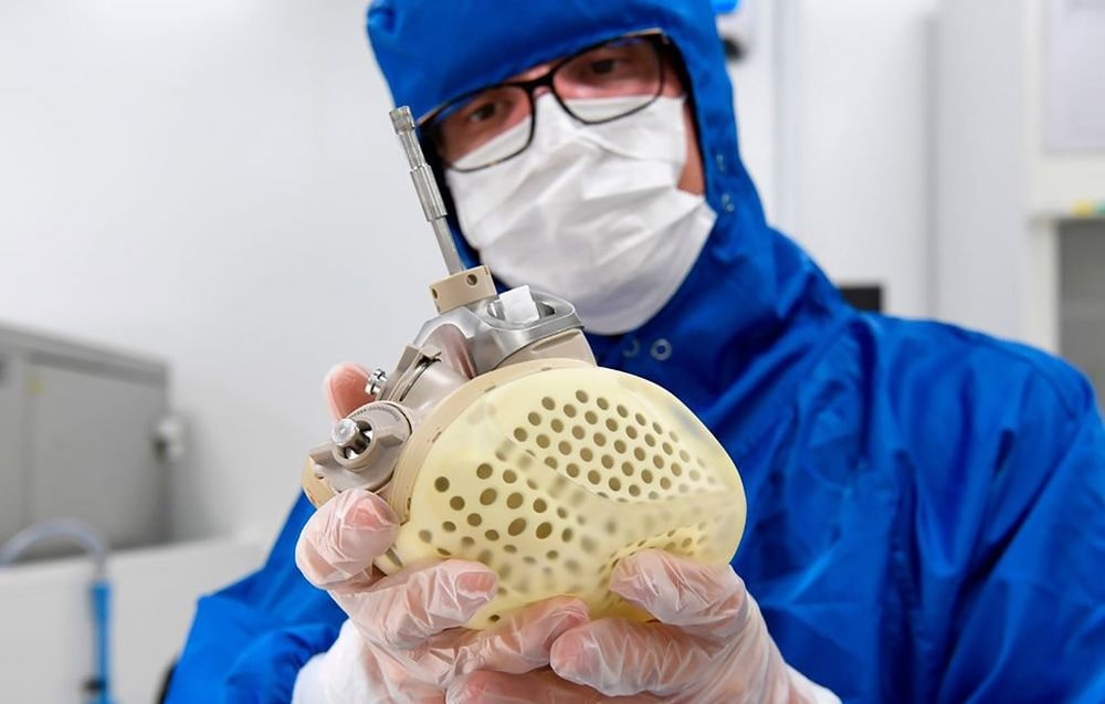 Un cœur artificiel complet implanté à vie bientôt disponible