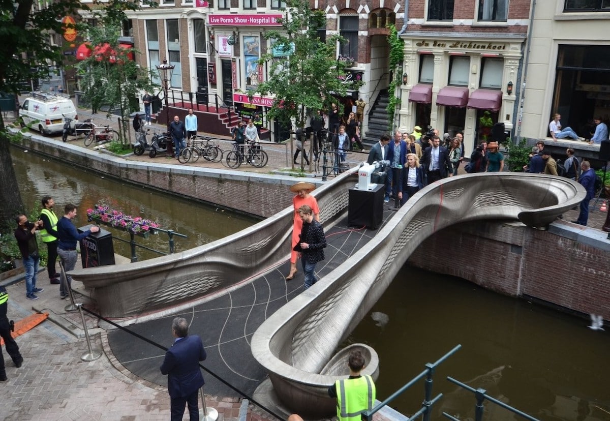 Inauguration du premier pont en acier imprimé en 3D au monde à Amsterdam
