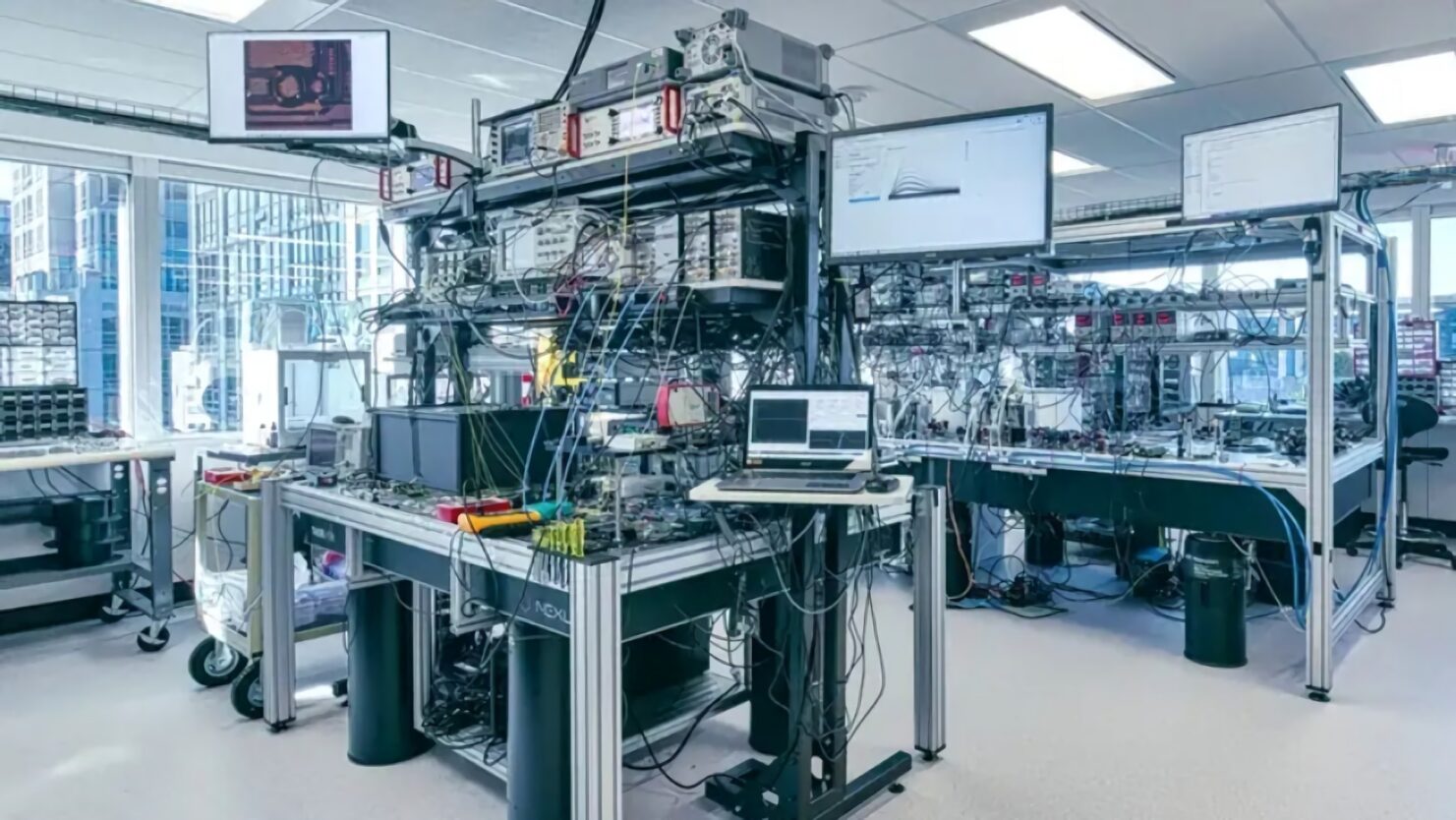 Un ordinateur quantique programmable accessible publiquement