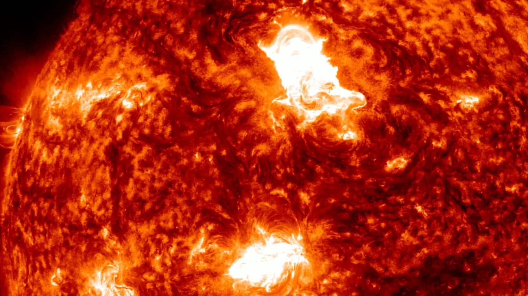 Une double éruption solaire de classe X provoque la plus puissante tempête géomagnétique en 6 ans
